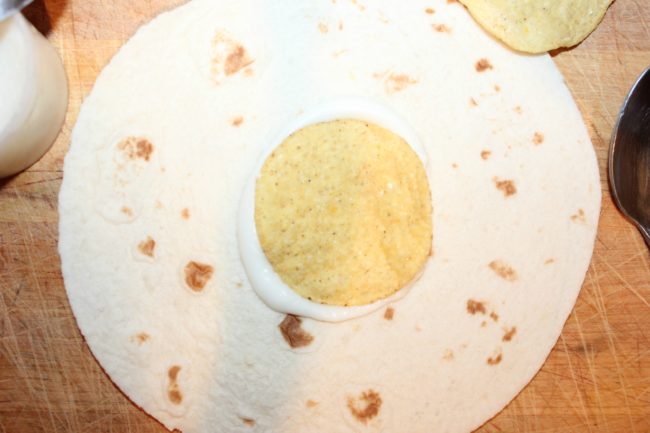 ~Cinnamon Roll Crunch Wrap! | Oh Bite It